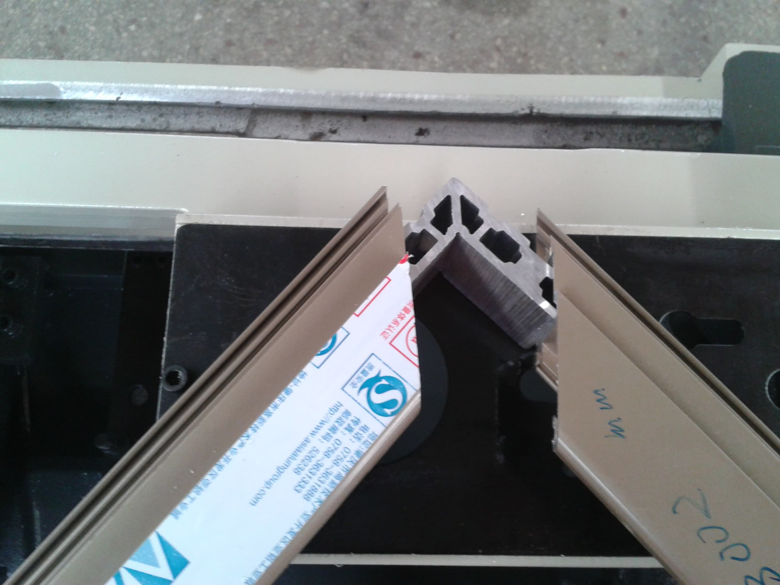 aluminum windows single head corner crimping machine | tradekorea